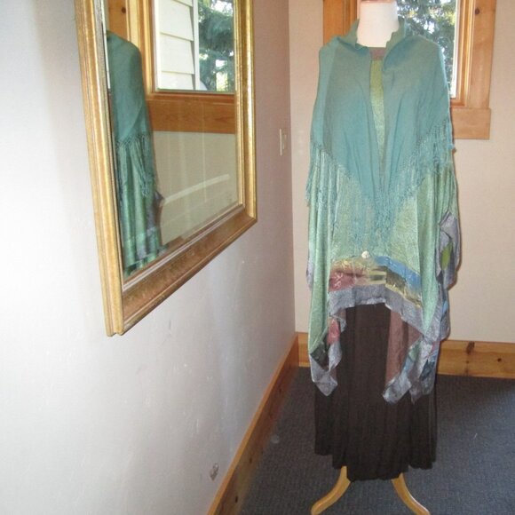 Kusnadi, St. John's Bay, Mission Canyon | Skirts | Kusnadi Batwing ...